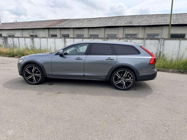 Pelēks Volvo V90 2017 Kauņa, ar dzinēja tilpumu 1.97 L un nobraukumu 318 tūkst. km par 16300 €, foto 7 vietnē AUTOMOTO.COM.LV