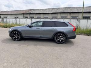 Pelēks Volvo V90 2017 Kauņa, ar dzinēja tilpumu 1.97 L un nobraukumu 318 tūkst. km par 16300 €, foto 8 vietnē AUTOMOTO.COM.LV