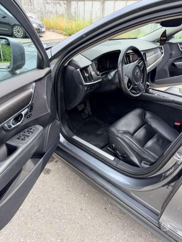 Pelēks Volvo V90 2017 Kauņa, ar dzinēja tilpumu 1.97 L un nobraukumu 318 tūkst. km par 16300 €, foto 9 vietnē AUTOMOTO.COM.LV