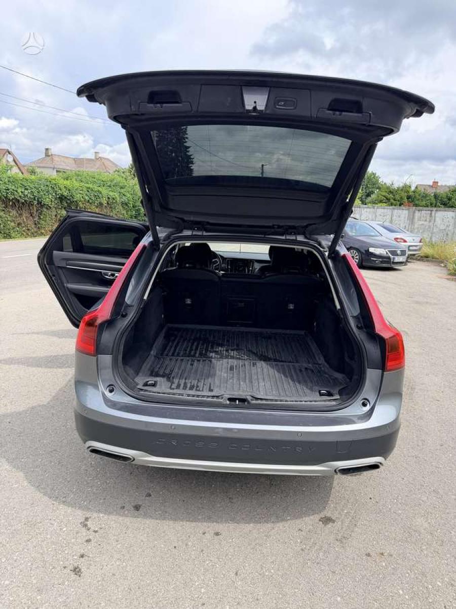 Pelēks Volvo V90 2017 Kauņa, ar dzinēja tilpumu 1.97 L un nobraukumu 318 tūkst. km par 16300 €, foto 12 vietnē AUTOMOTO.COM.LV