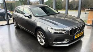 Grey Volvo V90 2017 in Jurmala, with an engine capacity of 2.00 L and mileage of 345 thousand km for 12950 €, photo 3 on AUTOMOTO.COM.LV