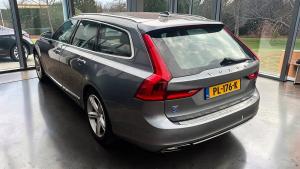 Grey Volvo V90 2017 in Jurmala, with an engine capacity of 2.00 L and mileage of 345 thousand km for 12950 €, photo 5 on AUTOMOTO.COM.LV