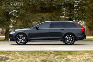 Grey Volvo V90 2017 in Jelgava, with an engine capacity of 2.00 L and mileage of 0 thousand km for 19500 €, photo 5 on AUTOMOTO.COM.LV