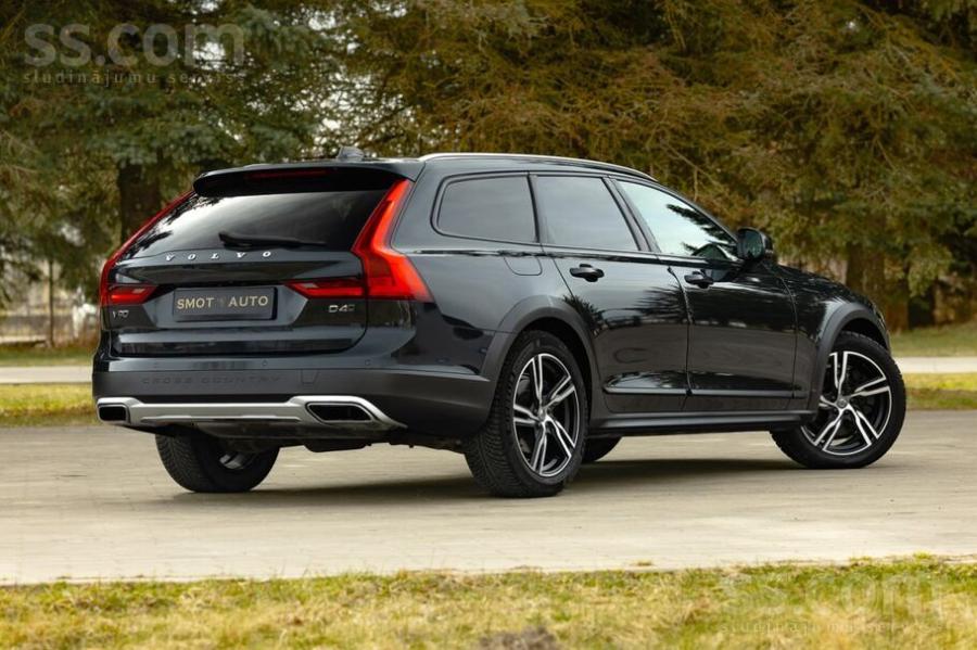 Grey Volvo V90 2017 in Jelgava, with an engine capacity of 2.00 L and mileage of 0 thousand km for 19500 €, photo 6 on AUTOMOTO.COM.LV