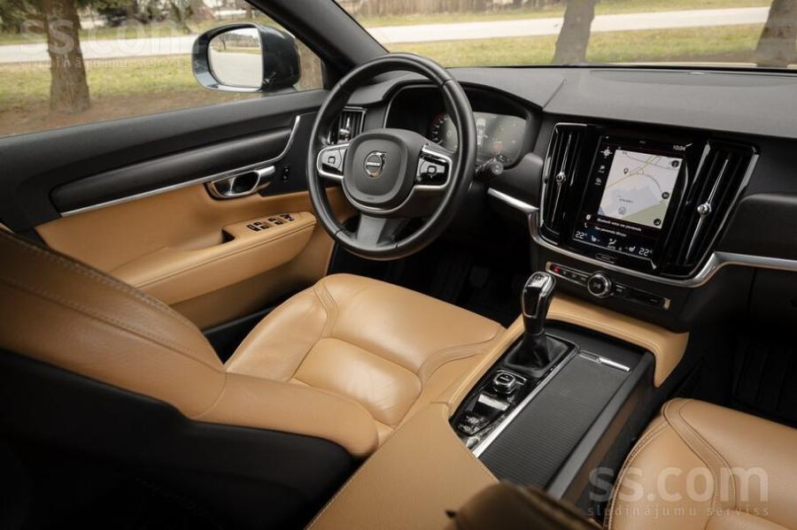 Grey Volvo V90 2017 in Jelgava, with an engine capacity of 2.00 L and mileage of 0 thousand km for 19500 €, photo 13 on AUTOMOTO.COM.LV