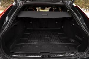 Grey Volvo V90 2017 in Jelgava, with an engine capacity of 2.00 L and mileage of 0 thousand km for 19500 €, photo 15 on AUTOMOTO.COM.LV