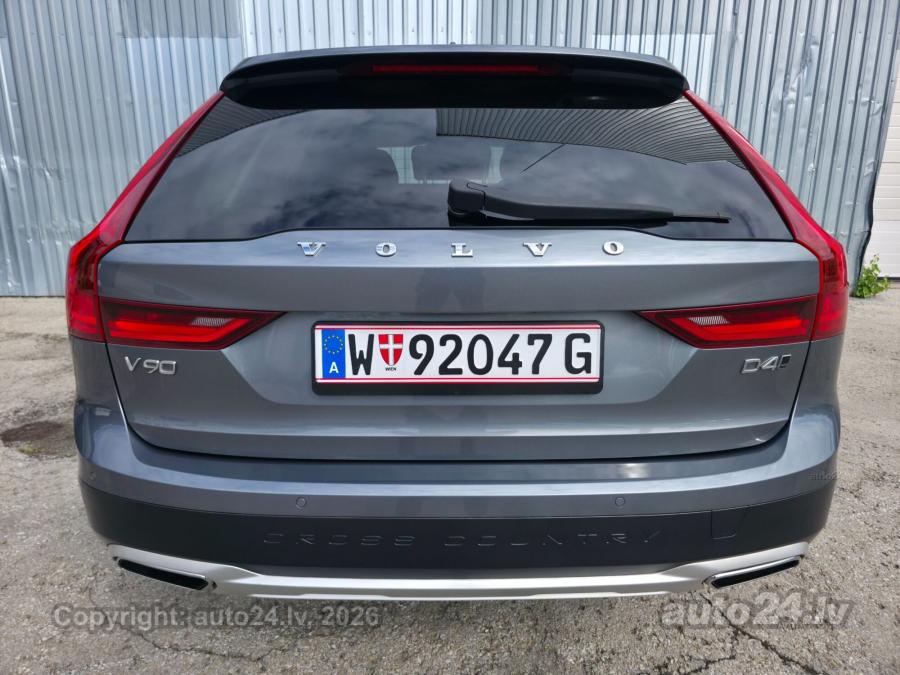 Pelēks Volvo V90 2017 Tallina, ar dzinēja tilpumu 2.00 L un nobraukumu 218 tūkst. km par 17690 €, foto 9 vietnē AUTOMOTO.COM.LV