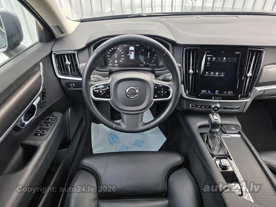 Pelēks Volvo V90 2017 Tallina, ar dzinēja tilpumu 2.00 L un nobraukumu 218 tūkst. km par 17690 €, foto 17 vietnē AUTOMOTO.COM.LV