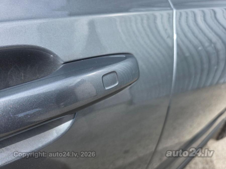 Pelēks Volvo V90 2017 Tallina, ar dzinēja tilpumu 2.00 L un nobraukumu 218 tūkst. km par 17690 €, foto 26 vietnē AUTOMOTO.COM.LV