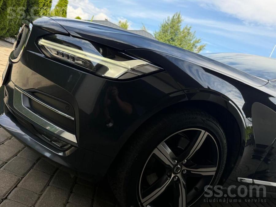 Grey Volvo V90 2017 in Jelgava, with an engine capacity of 2.00 L and mileage of 0 thousand km for 15600 €, photo 8 on AUTOMOTO.COM.LV