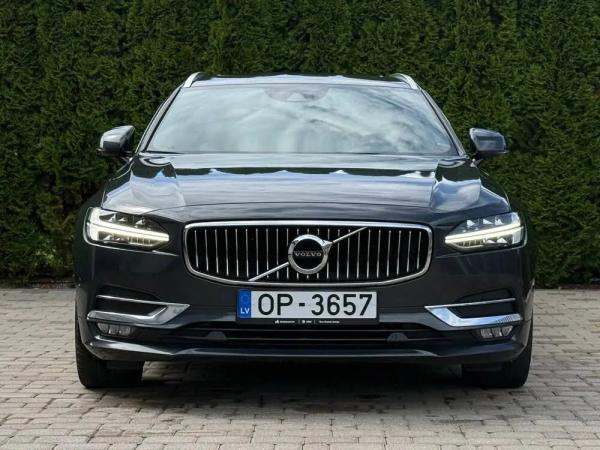 Grey Volvo V90 2017 in Jelgava, with an engine capacity of 2.00 L and mileage of 283 thousand km for 15600 €, photo 2 on AUTOMOTO.COM.LV
