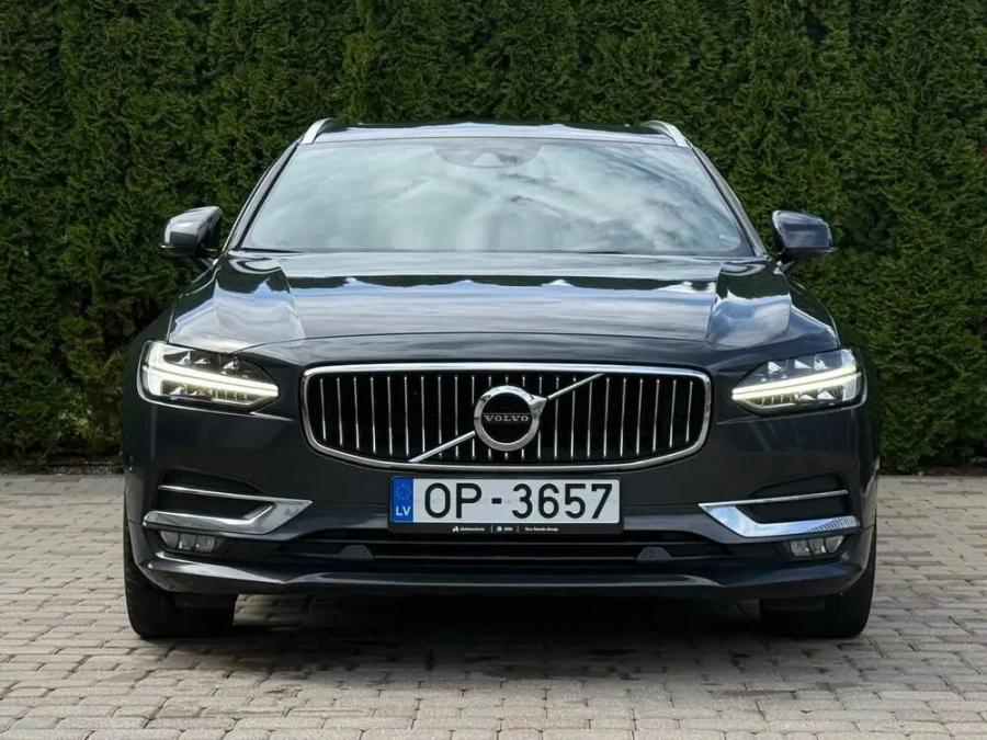 Pelēks Volvo V90 2017 Jelgava, ar dzinēja tilpumu 2.00 L un nobraukumu 283 tūkst. km par 15600 €, foto 3 vietnē AUTOMOTO.COM.LV
