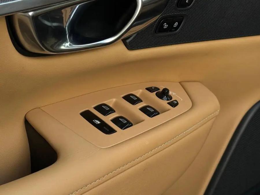 Pelēks Volvo V90 2017 Jelgava, ar dzinēja tilpumu 2.00 L un nobraukumu 283 tūkst. km par 15600 €, foto 13 vietnē AUTOMOTO.COM.LV