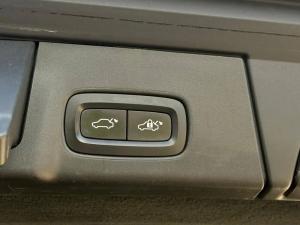 Pelēks Volvo V90 2017 Jelgava, ar dzinēja tilpumu 2.00 L un nobraukumu 283 tūkst. km par 15600 €, foto 24 vietnē AUTOMOTO.COM.LV