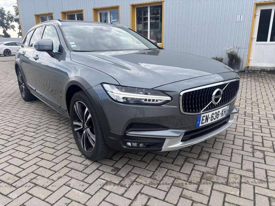 Pelēks Volvo V90 2017 Tauragė, ar dzinēja tilpumu 1.97 L un nobraukumu 300 tūkst. km par 12900 €, foto 1 vietnē AUTOMOTO.COM.LV