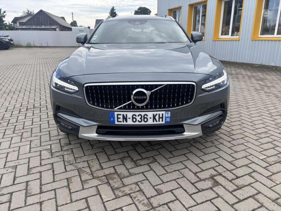 Pelēks Volvo V90 2017 Tauragė, ar dzinēja tilpumu 1.97 L un nobraukumu 300 tūkst. km par 12900 €, foto 3 vietnē AUTOMOTO.COM.LV