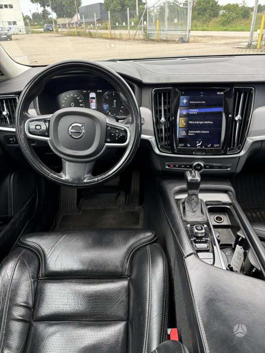 Pelēks Volvo V90 2017 Tauragė, ar dzinēja tilpumu 1.97 L un nobraukumu 300 tūkst. km par 12900 €, foto 15 vietnē AUTOMOTO.COM.LV