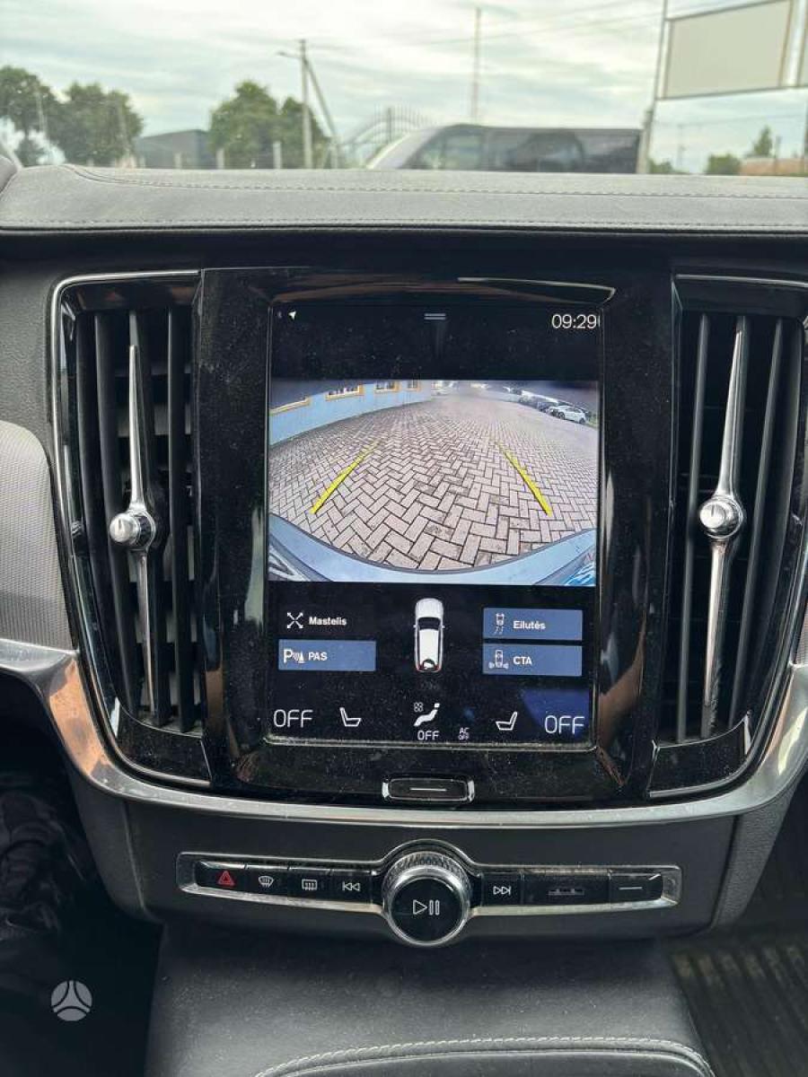 Pelēks Volvo V90 2017 Tauragė, ar dzinēja tilpumu 1.97 L un nobraukumu 300 tūkst. km par 12900 €, foto 22 vietnē AUTOMOTO.COM.LV