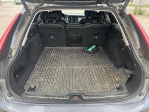 Pelēks Volvo V90 2017 Tauragė, ar dzinēja tilpumu 1.97 L un nobraukumu 300 tūkst. km par 12900 €, foto 28 vietnē AUTOMOTO.COM.LV