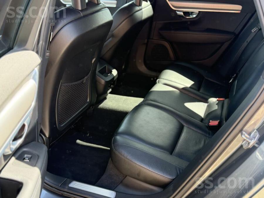 Pelēks Volvo V90 2017 Rīga, ar dzinēja tilpumu 2.00 L un nobraukumu 266 tūkst. km par 14150 €, foto 17 vietnē AUTOMOTO.COM.LV