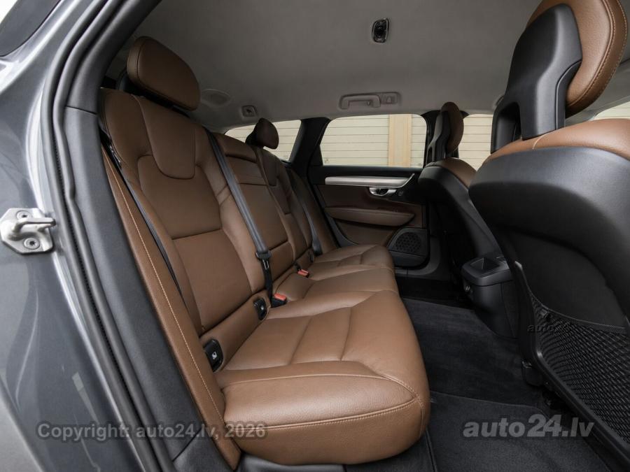 Pelēks Volvo V90 2017 Tartu, ar dzinēja tilpumu 2.00 L un nobraukumu 195 tūkst. km par 17990 €, foto 17 vietnē AUTOMOTO.COM.LV