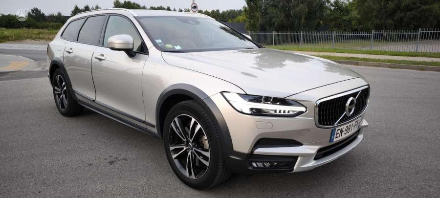 Pelēks Volvo V90 2017 Kauņa, ar dzinēja tilpumu 1.97 L un nobraukumu 180 tūkst. km par 17900 €, foto 1 vietnē AUTOMOTO.COM.LV
