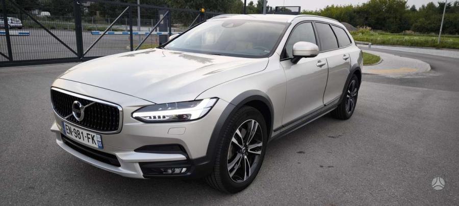 Pelēks Volvo V90 2017 Kauņa, ar dzinēja tilpumu 1.97 L un nobraukumu 180 tūkst. km par 17900 €, foto 4 vietnē AUTOMOTO.COM.LV