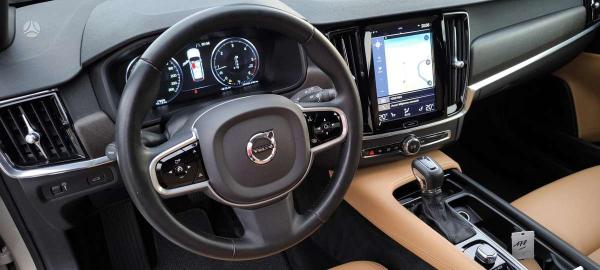 Pelēks Volvo V90 2017 Kauņa, ar dzinēja tilpumu 1.97 L un nobraukumu 180 tūkst. km par 17900 €, foto 4 vietnē AUTOMOTO.COM.LV