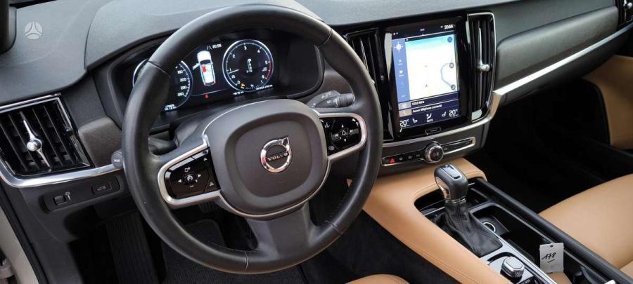 Pelēks Volvo V90 2017 Kauņa, ar dzinēja tilpumu 1.97 L un nobraukumu 180 tūkst. km par 17900 €, foto 5 vietnē AUTOMOTO.COM.LV