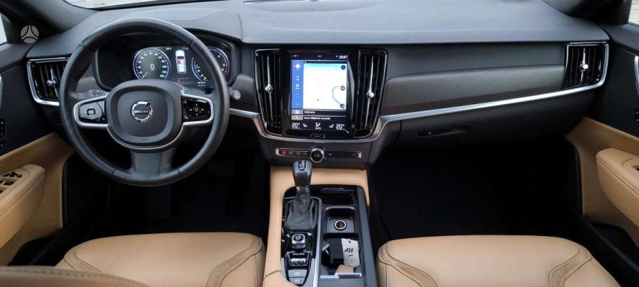 Pelēks Volvo V90 2017 Kauņa, ar dzinēja tilpumu 1.97 L un nobraukumu 180 tūkst. km par 17900 €, foto 6 vietnē AUTOMOTO.COM.LV
