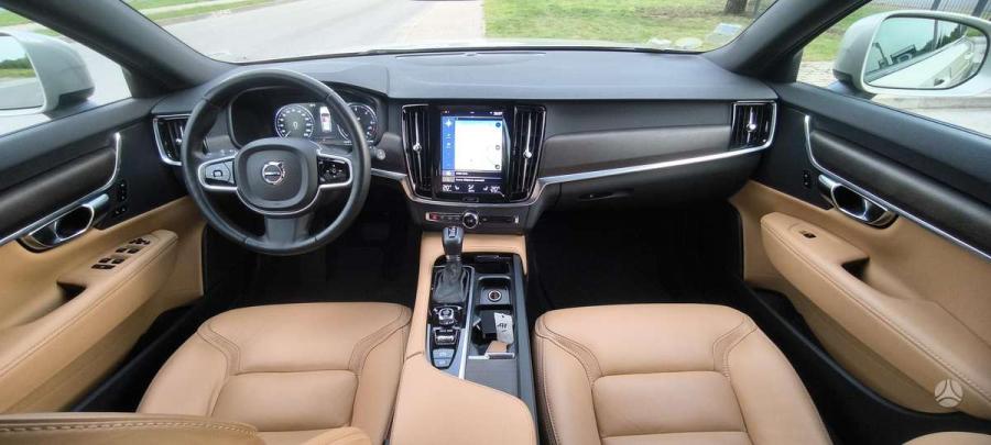Pelēks Volvo V90 2017 Kauņa, ar dzinēja tilpumu 1.97 L un nobraukumu 180 tūkst. km par 17900 €, foto 7 vietnē AUTOMOTO.COM.LV