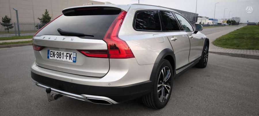 Pelēks Volvo V90 2017 Kauņa, ar dzinēja tilpumu 1.97 L un nobraukumu 180 tūkst. km par 17900 €, foto 15 vietnē AUTOMOTO.COM.LV