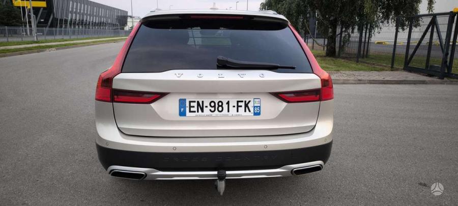 Pelēks Volvo V90 2017 Kauņa, ar dzinēja tilpumu 1.97 L un nobraukumu 180 tūkst. km par 17900 €, foto 16 vietnē AUTOMOTO.COM.LV