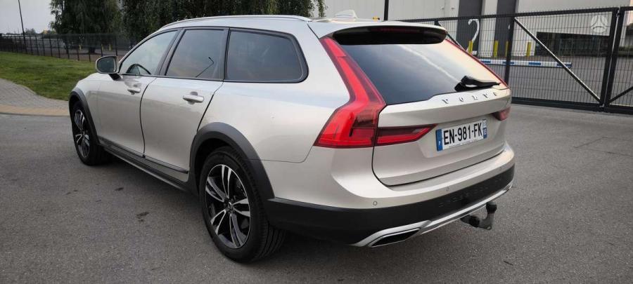 Pelēks Volvo V90 2017 Kauņa, ar dzinēja tilpumu 1.97 L un nobraukumu 180 tūkst. km par 17900 €, foto 17 vietnē AUTOMOTO.COM.LV