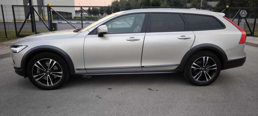 Pelēks Volvo V90 2017 Kauņa, ar dzinēja tilpumu 1.97 L un nobraukumu 180 tūkst. km par 17900 €, foto 18 vietnē AUTOMOTO.COM.LV