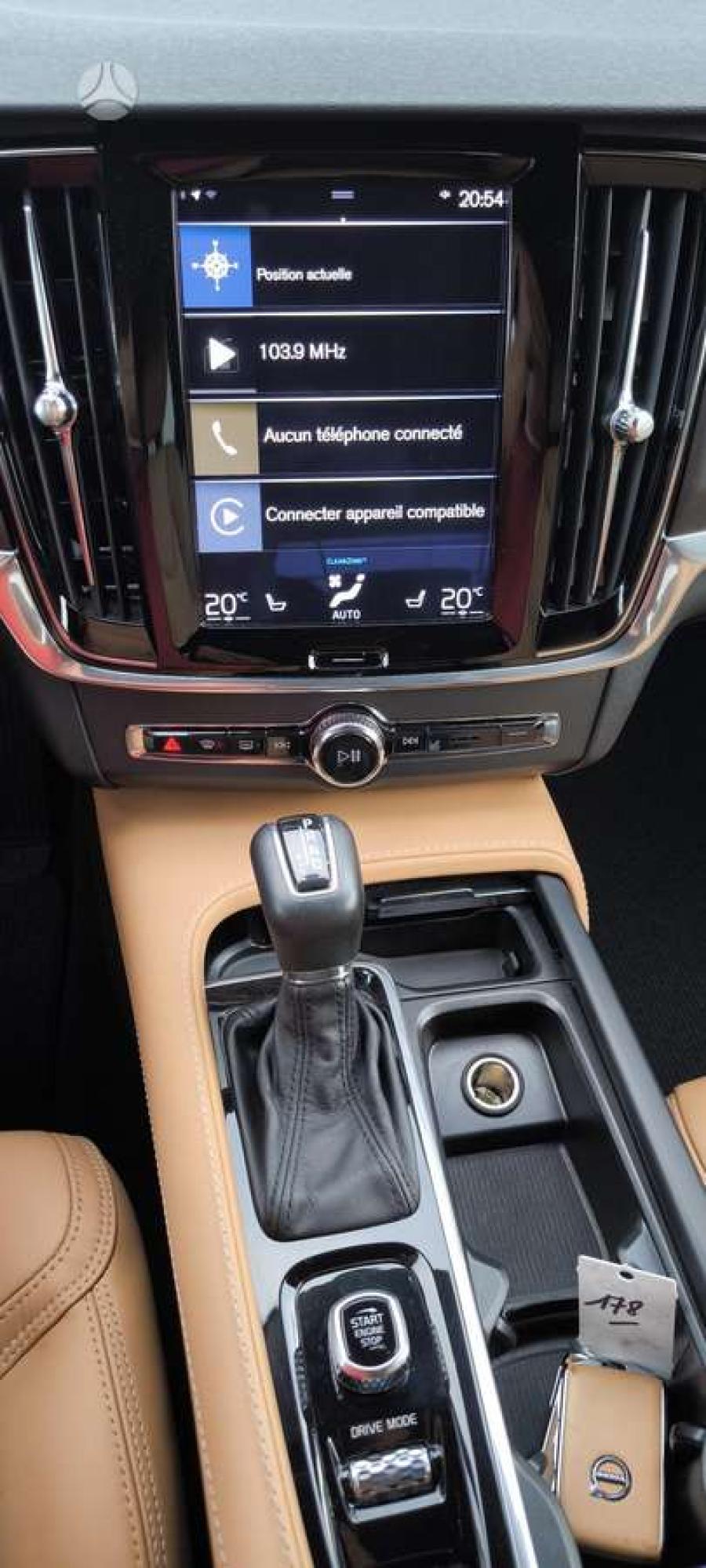 Pelēks Volvo V90 2017 Kauņa, ar dzinēja tilpumu 1.97 L un nobraukumu 180 tūkst. km par 17900 €, foto 19 vietnē AUTOMOTO.COM.LV