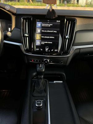 Pelēks Volvo V90 2017 Panevēža, ar dzinēja tilpumu 1.97 L un nobraukumu 590 tūkst. km par 5999 €, foto 13 vietnē AUTOMOTO.COM.LV