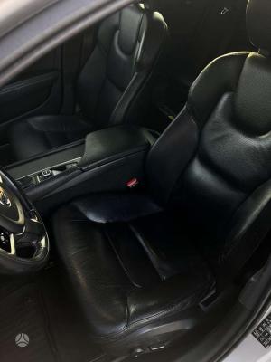 Pelēks Volvo V90 2017 Panevēža, ar dzinēja tilpumu 1.97 L un nobraukumu 590 tūkst. km par 5999 €, foto 16 vietnē AUTOMOTO.COM.LV