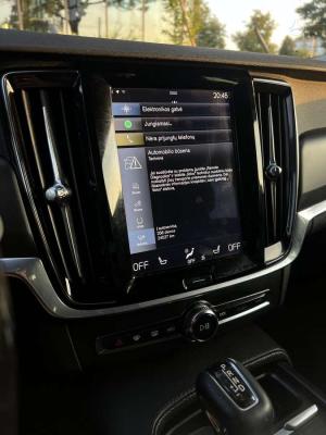 Pelēks Volvo V90 2017 Panevēža, ar dzinēja tilpumu 1.97 L un nobraukumu 590 tūkst. km par 5999 €, foto 23 vietnē AUTOMOTO.COM.LV