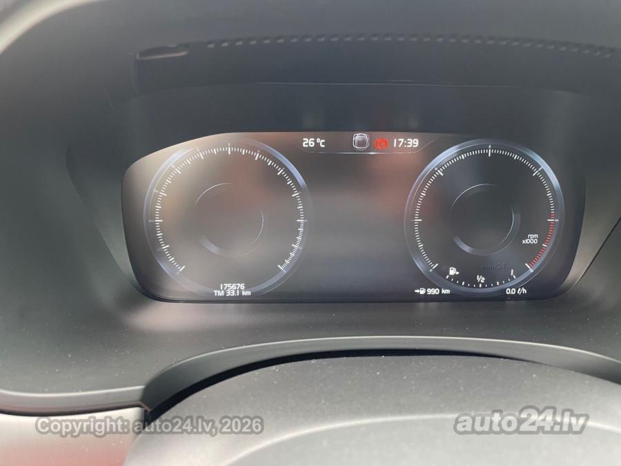 Pelēks Volvo V90 2017 Tallina, ar dzinēja tilpumu 2.00 L un nobraukumu 176 tūkst. km par 17900 €, foto 17 vietnē AUTOMOTO.COM.LV