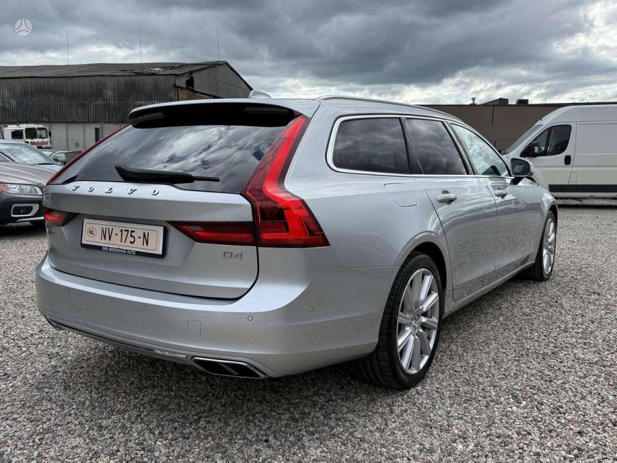 Grey Volvo V90 2017 in Kaunas, with an engine capacity of 2.00 L and mileage of 360 thousand km for 11250 €, photo 5 on AUTOMOTO.COM.LV
