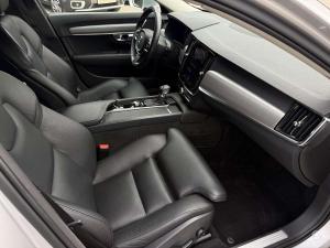 Grey Volvo V90 2017 in Kaunas, with an engine capacity of 2.00 L and mileage of 360 thousand km for 11250 €, photo 8 on AUTOMOTO.COM.LV