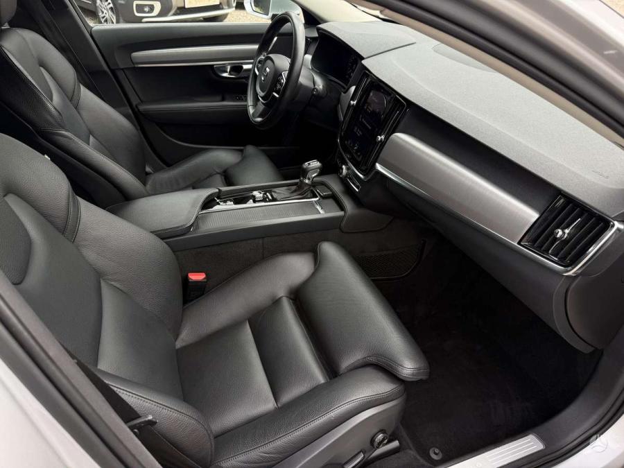 Grey Volvo V90 2017 in Kaunas, with an engine capacity of 2.00 L and mileage of 360 thousand km for 11250 €, photo 8 on AUTOMOTO.COM.LV