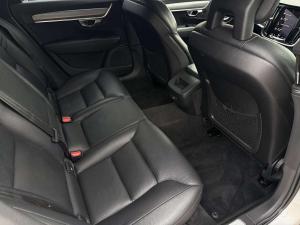 Grey Volvo V90 2017 in Kaunas, with an engine capacity of 2.00 L and mileage of 360 thousand km for 11250 €, photo 11 on AUTOMOTO.COM.LV