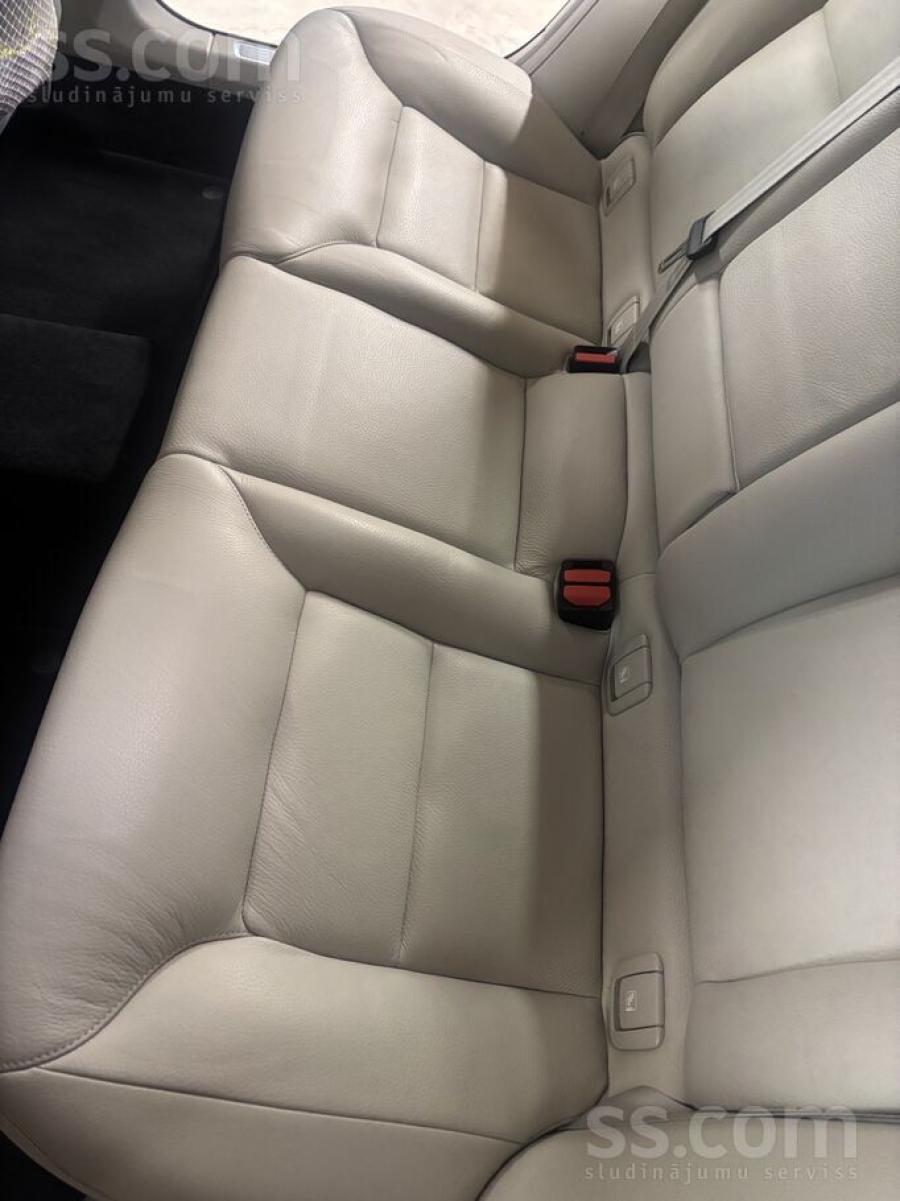 Pelēks Volvo V90 2017 Jelgava, ar dzinēja tilpumu 2.00 L un nobraukumu 243 tūkst. km par 17600 €, foto 10 vietnē AUTOMOTO.COM.LV