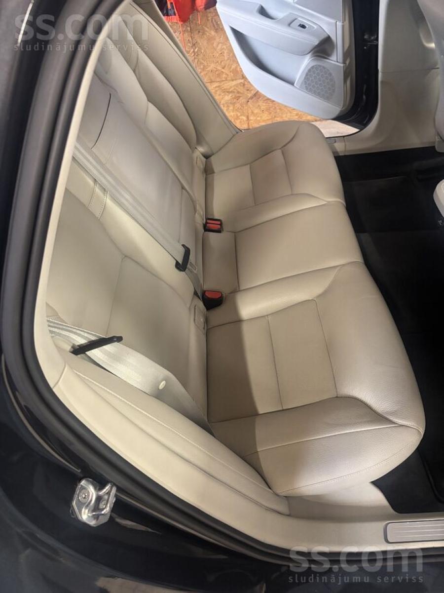 Pelēks Volvo V90 2017 Jelgava, ar dzinēja tilpumu 2.00 L un nobraukumu 243 tūkst. km par 17600 €, foto 13 vietnē AUTOMOTO.COM.LV