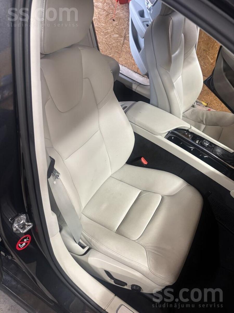 Pelēks Volvo V90 2017 Jelgava, ar dzinēja tilpumu 2.00 L un nobraukumu 243 tūkst. km par 17600 €, foto 14 vietnē AUTOMOTO.COM.LV