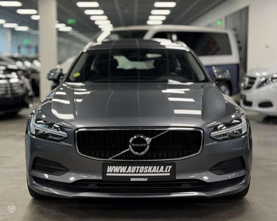 Grey Volvo V90 2017 in Klaipeda, with an engine capacity of 2.00 L and mileage of 238 thousand km for 18650 €, photo 3 on AUTOMOTO.COM.LV