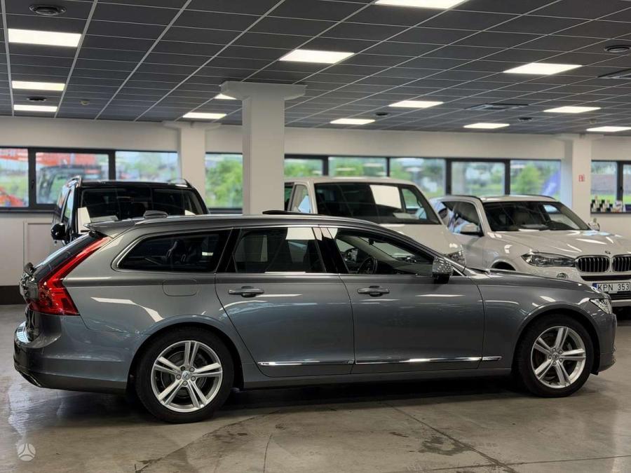 Grey Volvo V90 2017 in Klaipeda, with an engine capacity of 2.00 L and mileage of 238 thousand km for 18650 €, photo 4 on AUTOMOTO.COM.LV