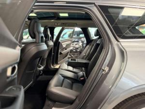 Grey Volvo V90 2017 in Klaipeda, with an engine capacity of 2.00 L and mileage of 238 thousand km for 18650 €, photo 10 on AUTOMOTO.COM.LV